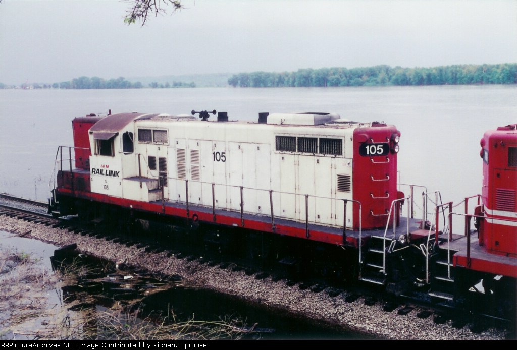 IMRL 105 (GP9 View from Long Hood)